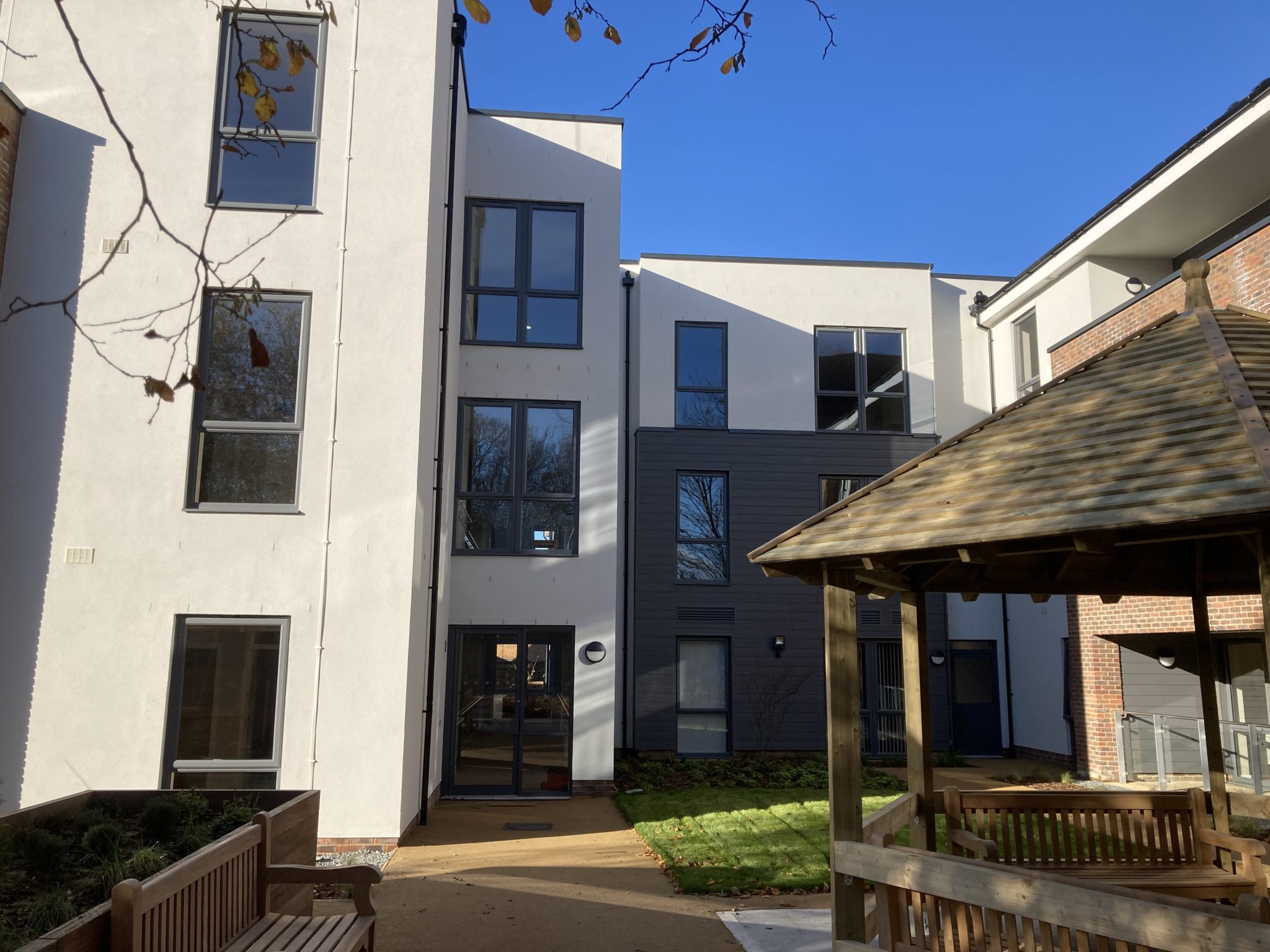 Lingfield Lodge | Projects | PJ Mear